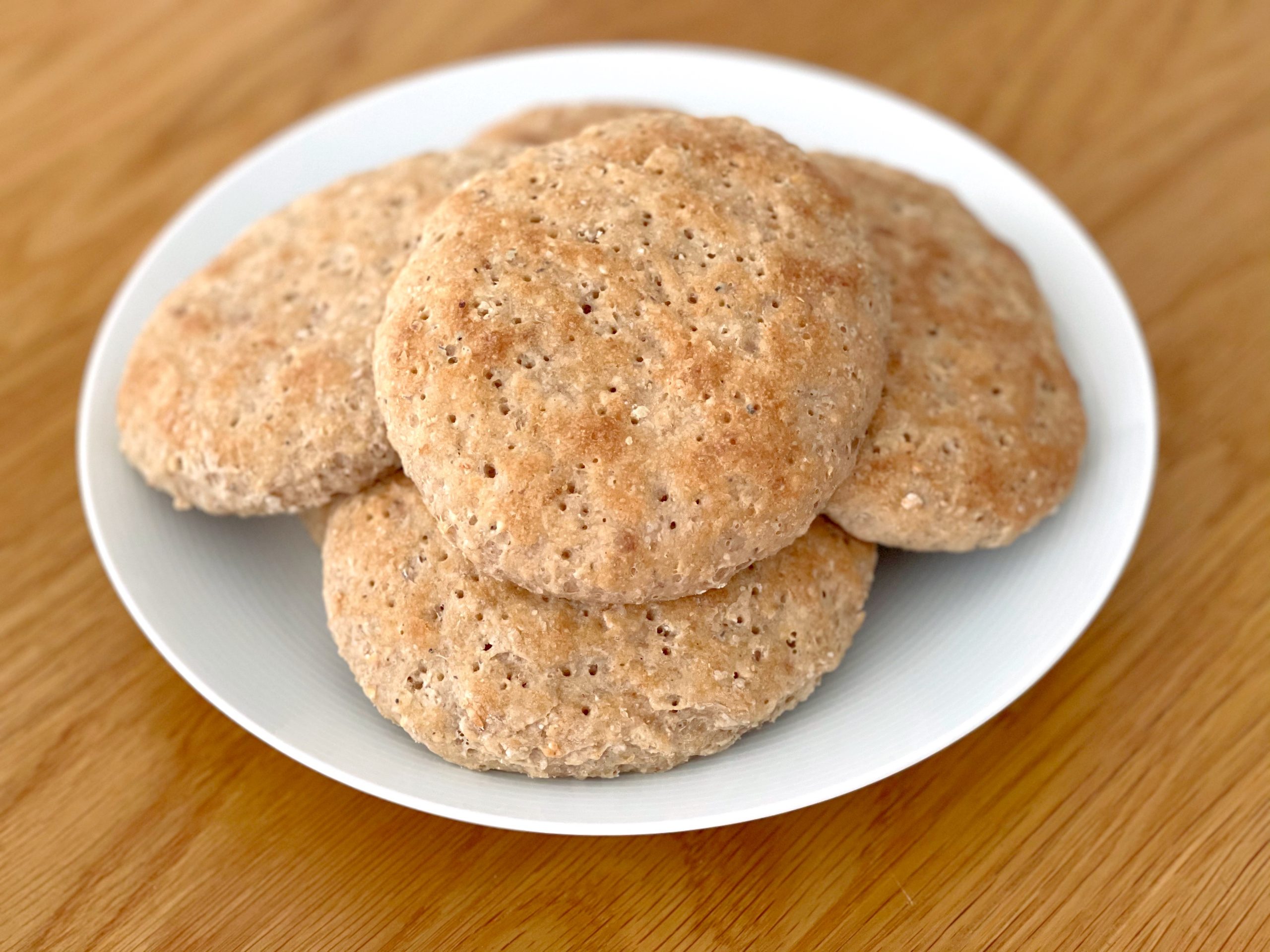 Grova glutenfria tekakor med filmjölk